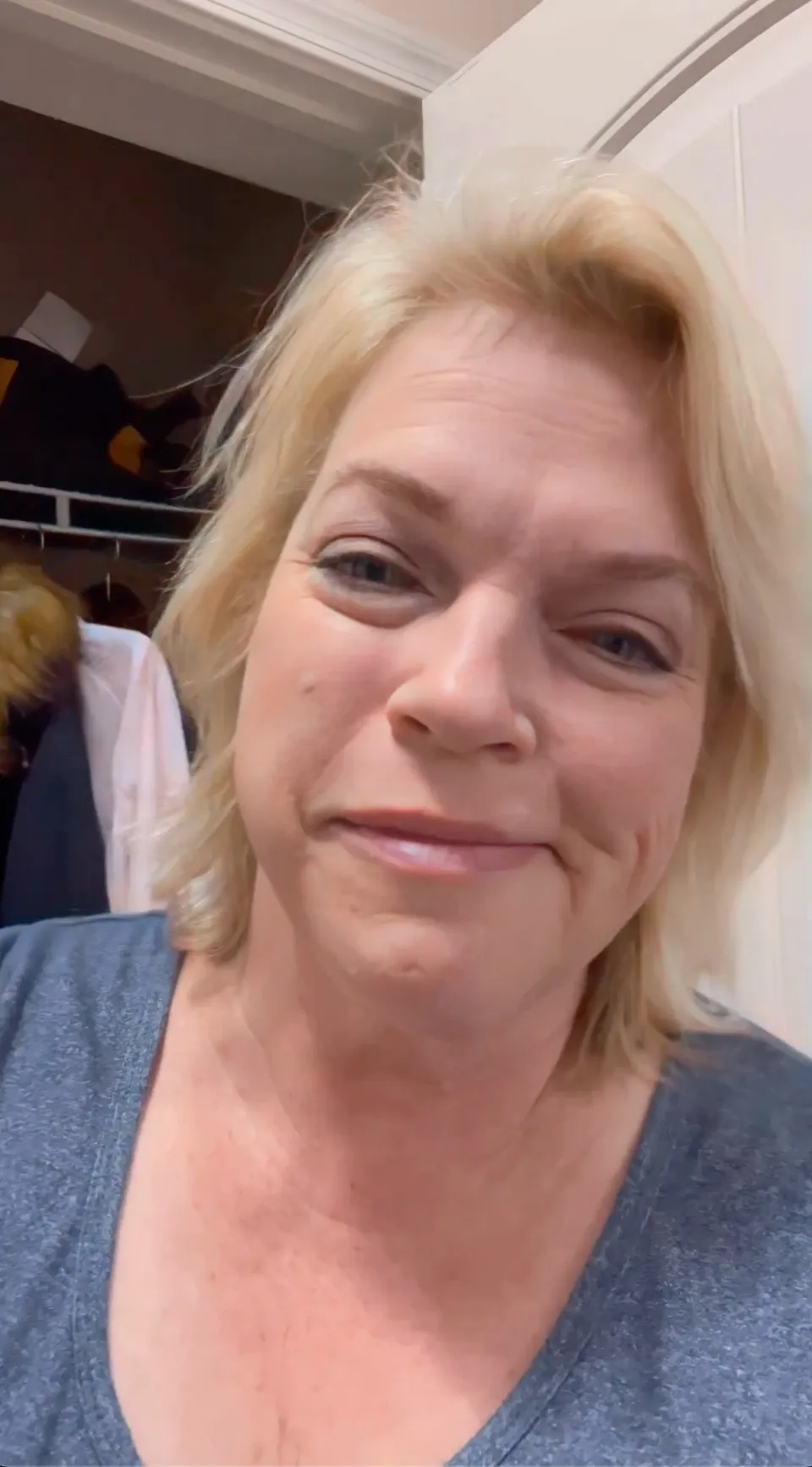 Janelle from Sister Wives couldn’t hold back her tears while sneaking a ...